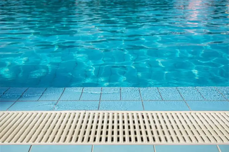 Swimming Pool Overflows: How to Handle an Overflowing Pool