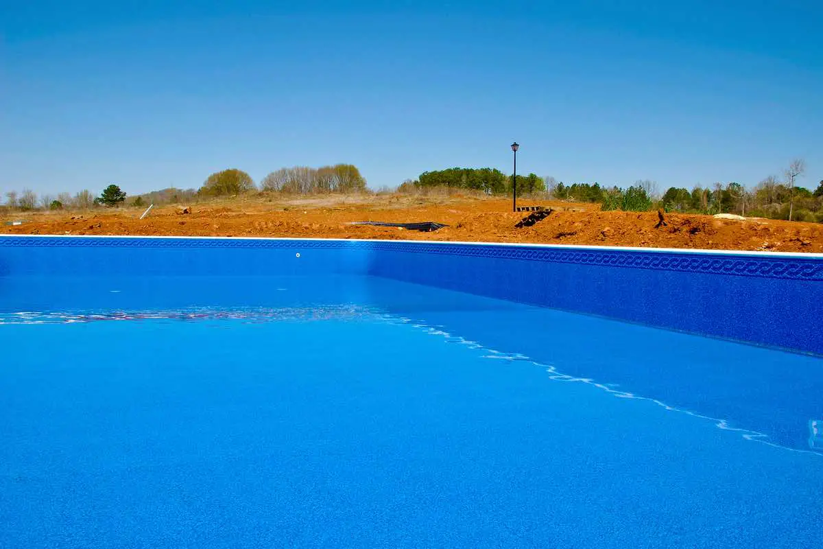 How To Clean the Water Line on a Vinyl Pool Liner (8 Easy Steps)